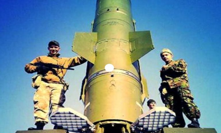 "Dizajner" - "Točka U" - "Nepobedivi se verovatno prevrće u grobu ...